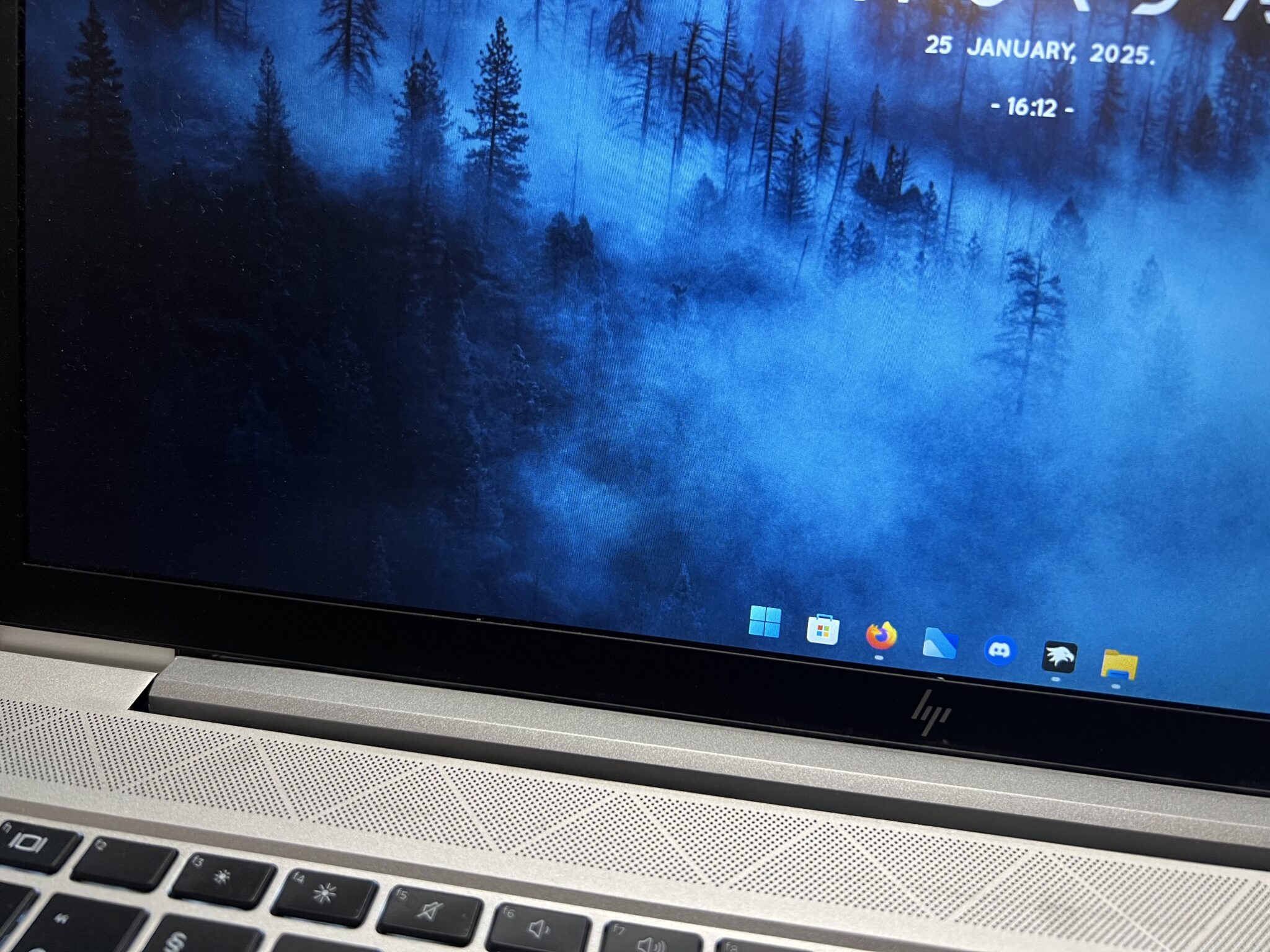 Upgrade Windows to a FUTURISTIC translucent look – Budget Tech and ...